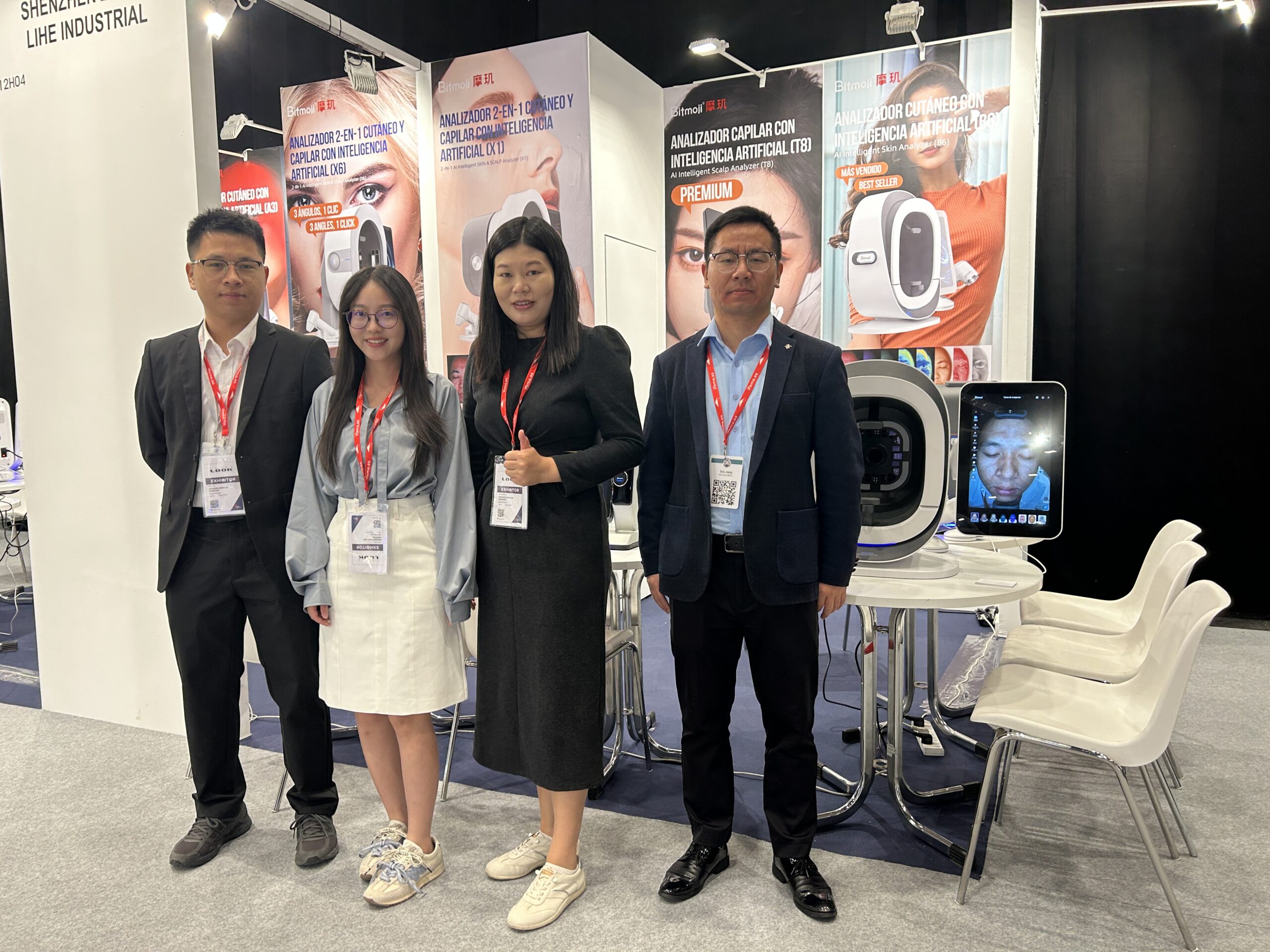 Bitmoji-tek Shone at Salon Look Madrid! - Bitmoji-tek